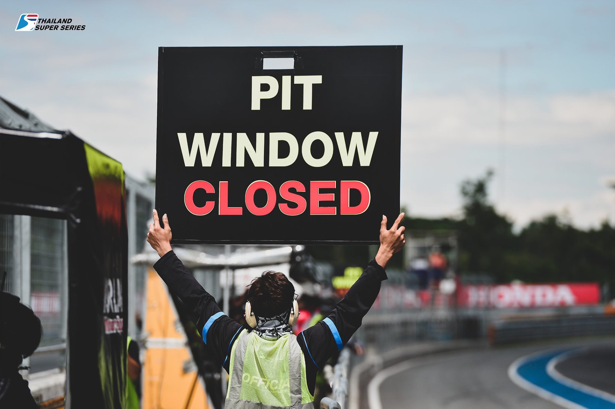 Pit Window Open / Close คืออะไร – TSS
